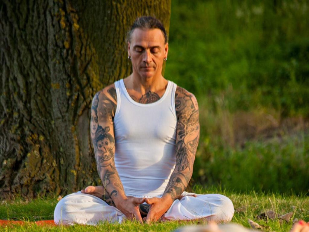 Full Yogic Breathing practice - Yoga Knowhow - Pranayama